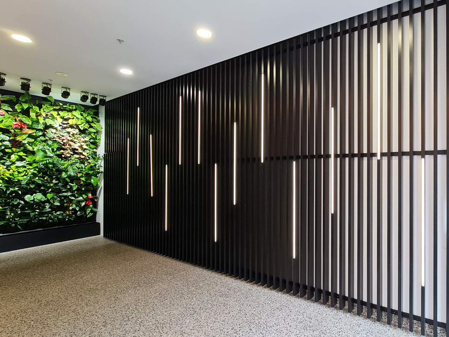 T&R Interior Systems - Eclipse Aluminium Baffle